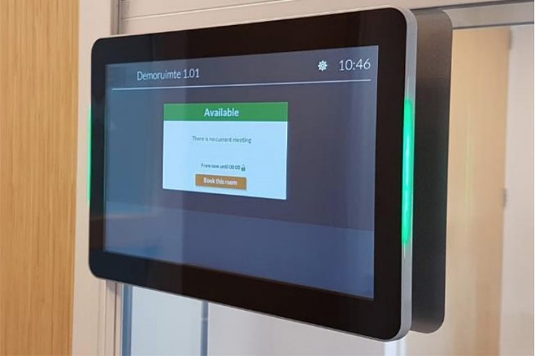 Le support ProDVX GM-75 pour fixer les écrans tactiles sur les cloisons en verre - blog eavs